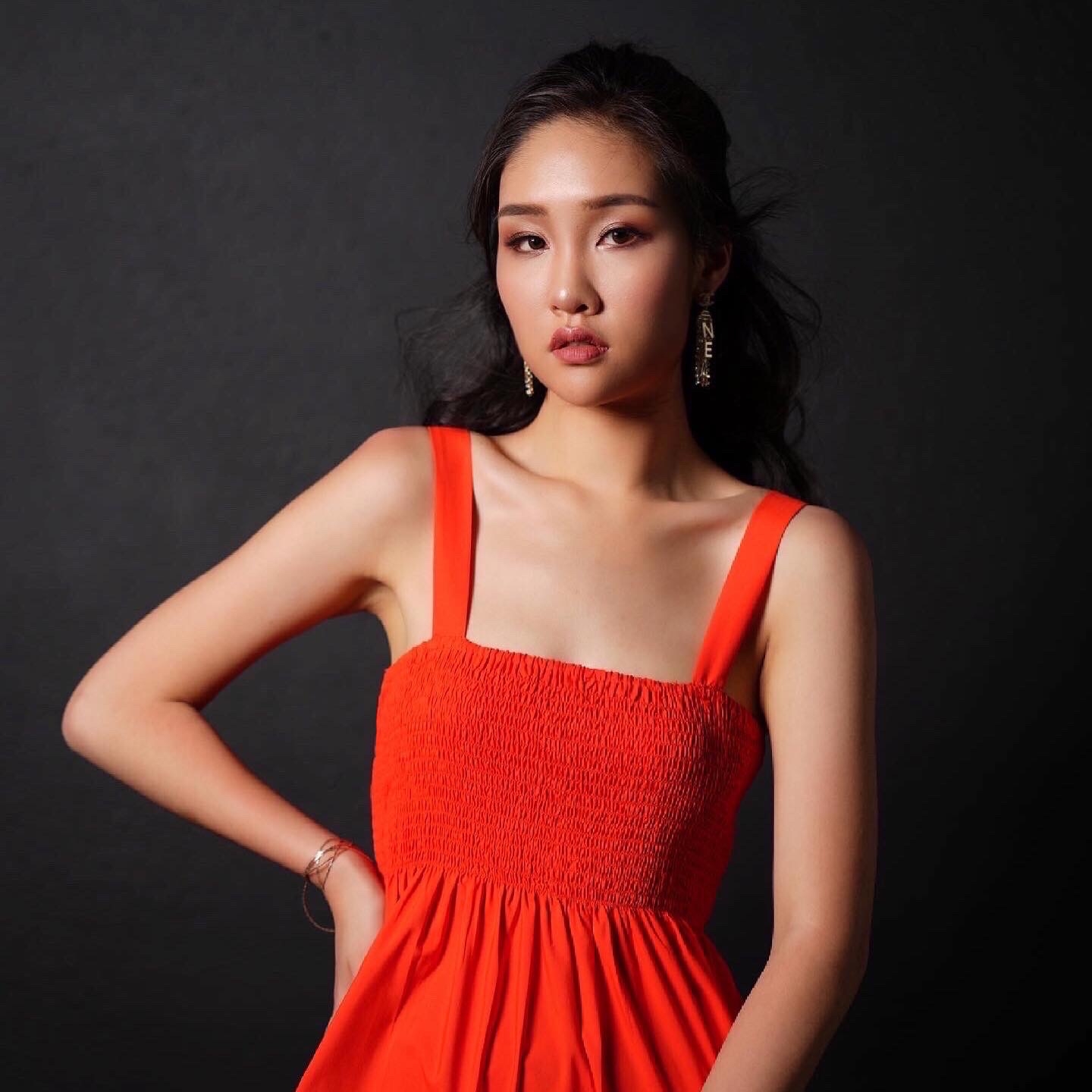 劉垣菁_女模特兒_模特兒 | 伊林娛樂股份有限公司